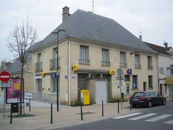 Aménagement à Bures-sur-Yvette : L'Abri Vélo Velpro Acier | Vélo Galaxie